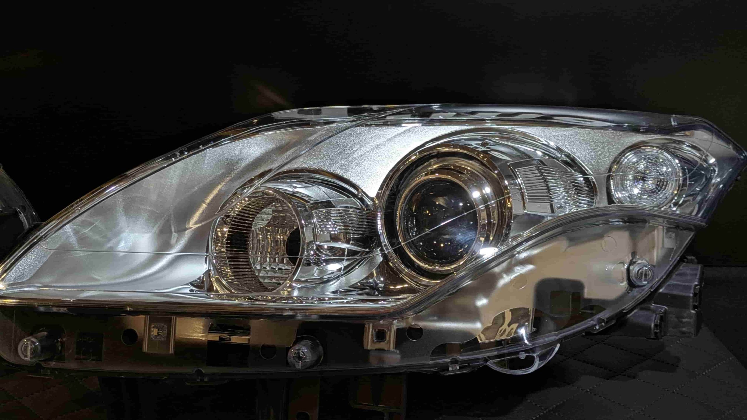 Regeneracja reflektora Renault Laguna III - Auto Gamma